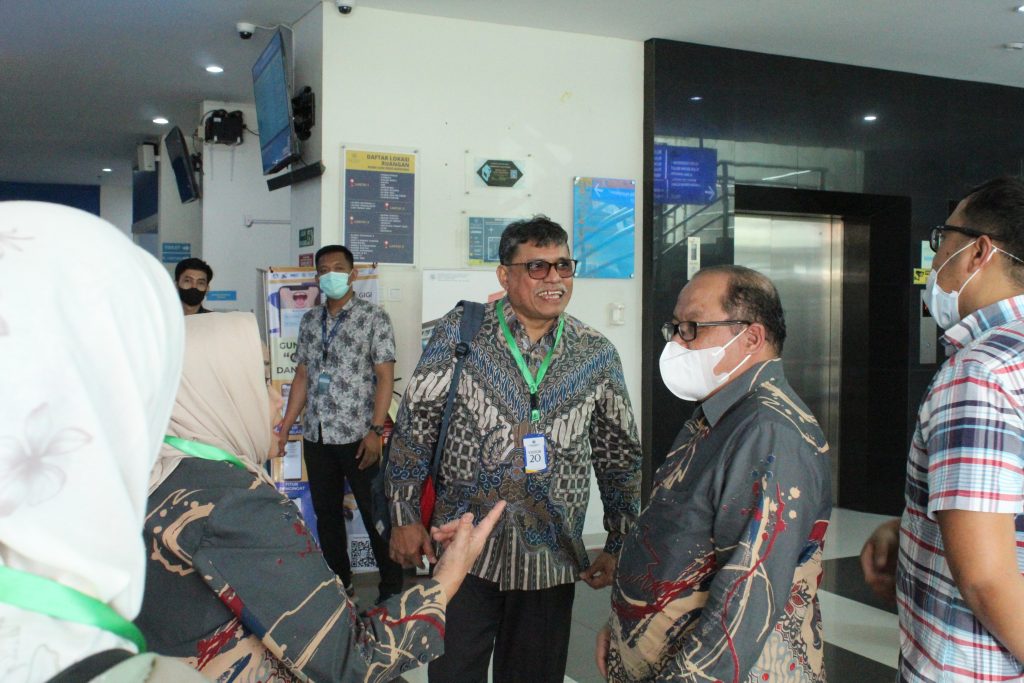 SPESIAL REPORT: Kunjungan dari peserta Expert Lecture Orthodonsia FKG ...