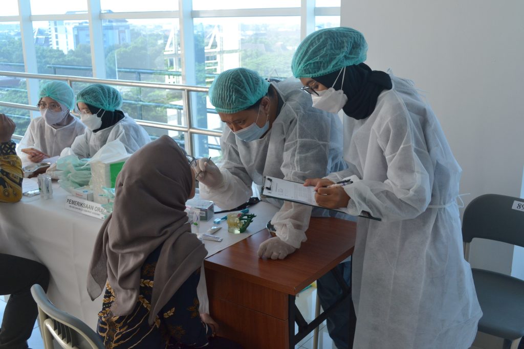 RSGM GOES TO CAMPUS #5: Pemeriksaan Kesehatan Gigi bagi Sivitas ...