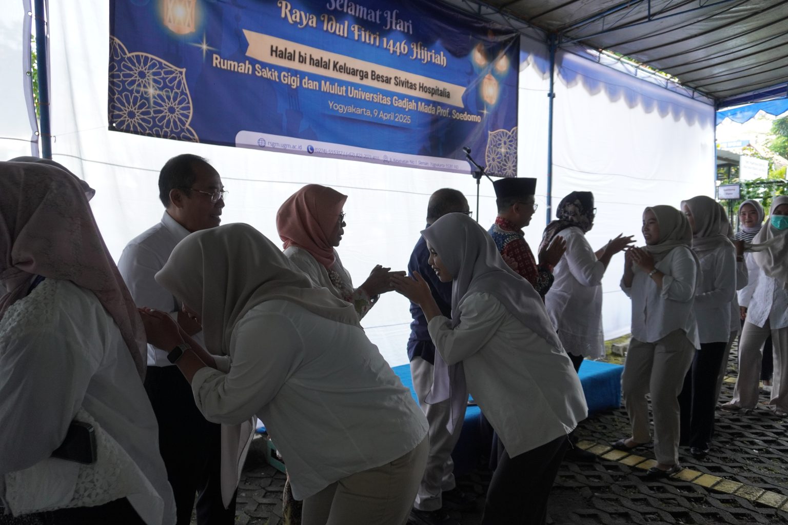 Syawalan Keluarga Besar RSGM UGM Prof. Soedomo: Merajut Kebersamaan ... Syawalan Keluarga Besar RSGM UGM Prof. Soedomo: Merajut Kebersamaan ...